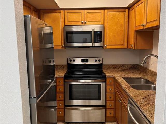 4200 1st St NE, Unit 2, St. Petersburg, FL 33703 | MLS #TB8424