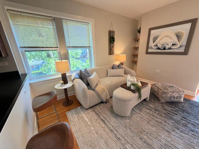 4201 N Sawyer Avenue # 2