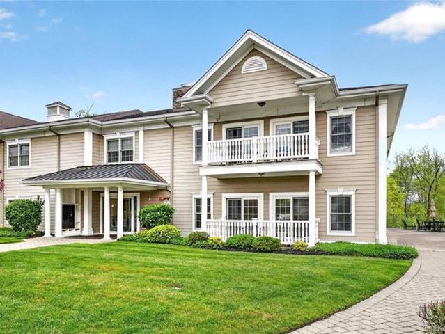 4201 Fred Ill Jr Ct, Pearl River, NY 10965