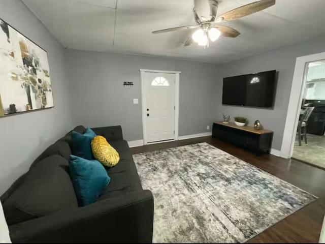 4201 Irvington Blvd, Houston, TX 77009 | MLS #27054 | Compass