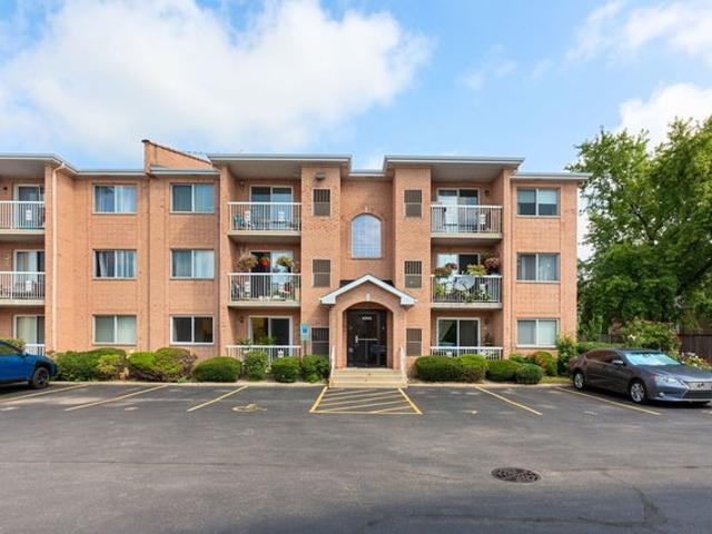 4201 Quinlan Rd Apt 102B, Glenview, IL 60025