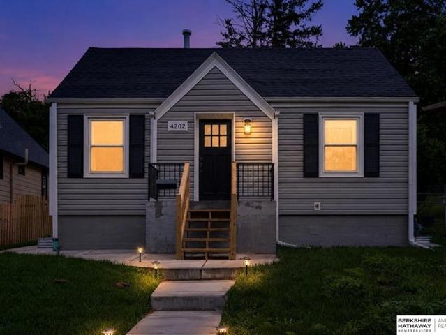 4202 Miller St, Omaha, NE 68107