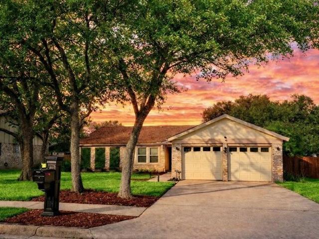 4202 Oak Creek Dr, Austin, TX 78727