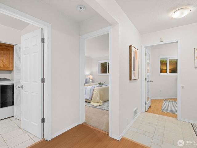 4202 Factoria Blvd SE, Unit D2, Bellevue, WA 98006 | MLS #2481