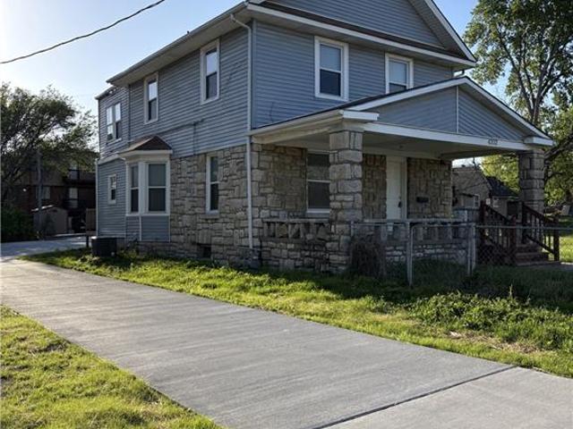 4202 Pearl St, Kansas City, KS 66103 | MLS #2614 | Compass