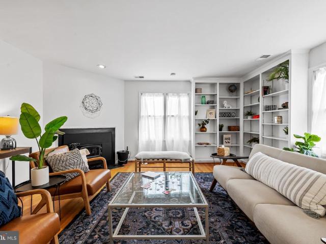 4202 Roland Ave # 208