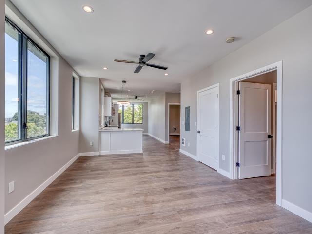 4202 Telegraph Ave 101