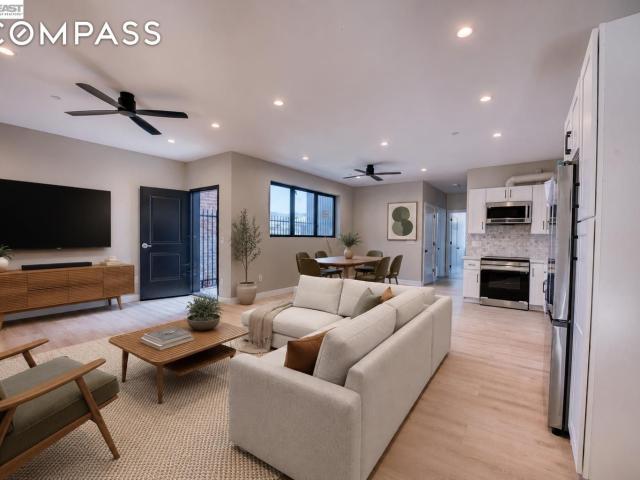 4202 Telegraph Ave 103, Oakland, CA