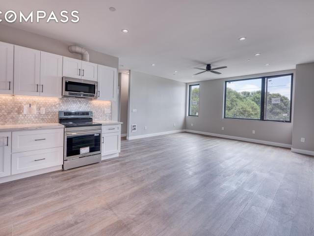 4202 Telegraph Ave 204, Oakland, CA