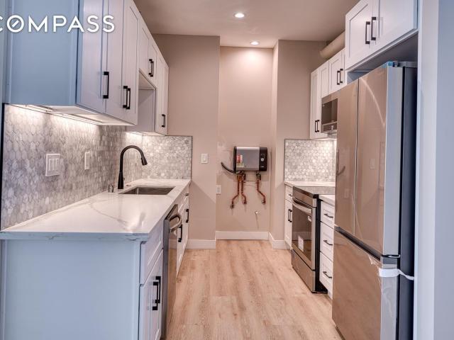 4202 Telegraph Ave 202, Oakland, CA