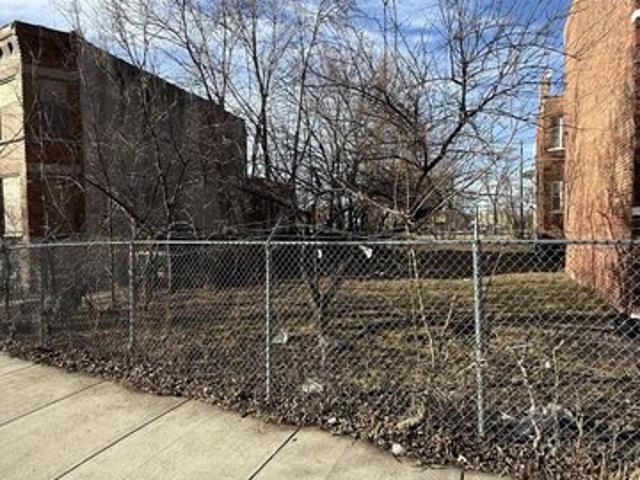 4202 W Wilcox St, Chicago, IL 60624