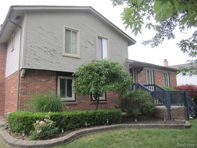 42039 Merrimac Cir, Clinton Township, MI 48038