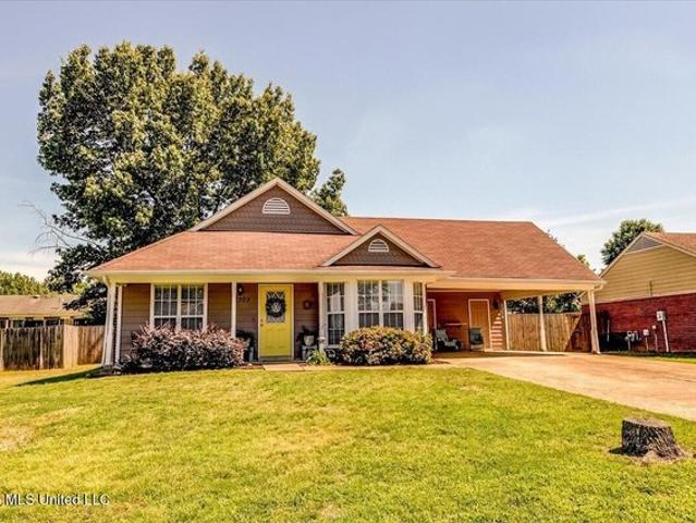 4203 Blackstone Dr, Horn Lake, MS 38637