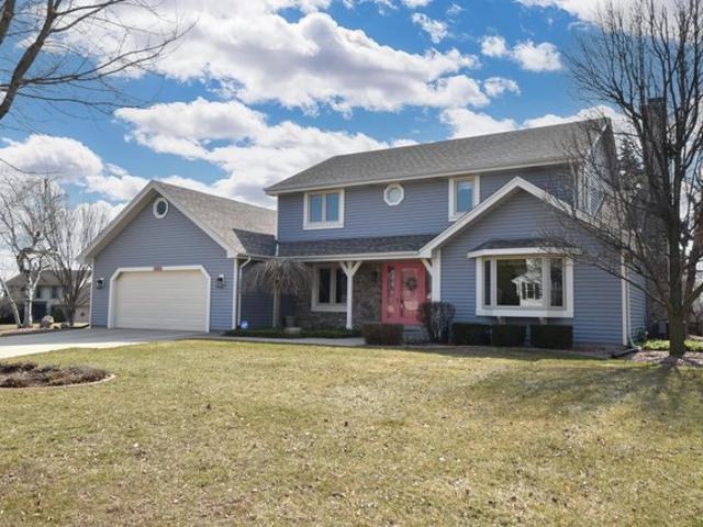 4203 W Tumble Creek Ct, Franklin, WI 53132