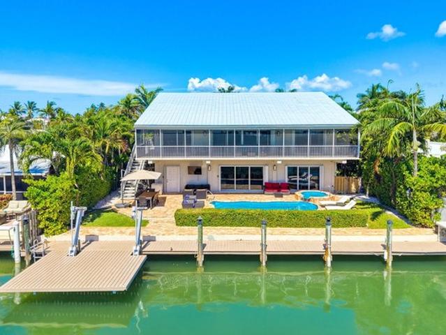 420 11th St, Key Colony, FL 33051