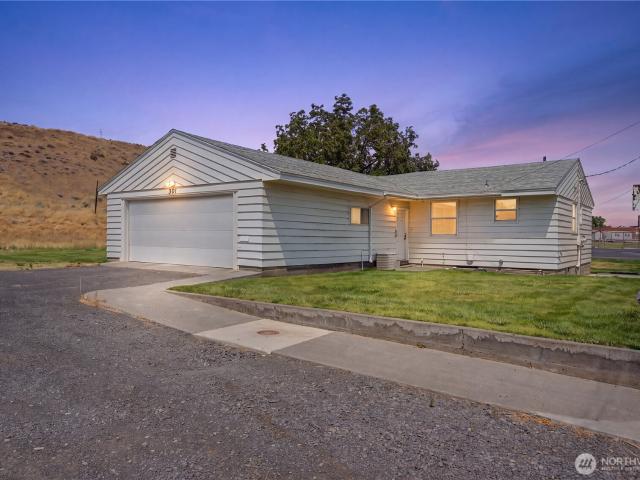 420 11th Street SW