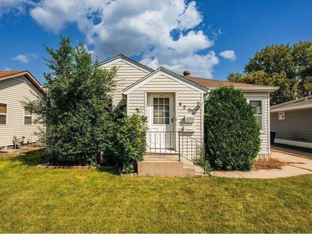 420 17th St N, Moorhead, MN 56560