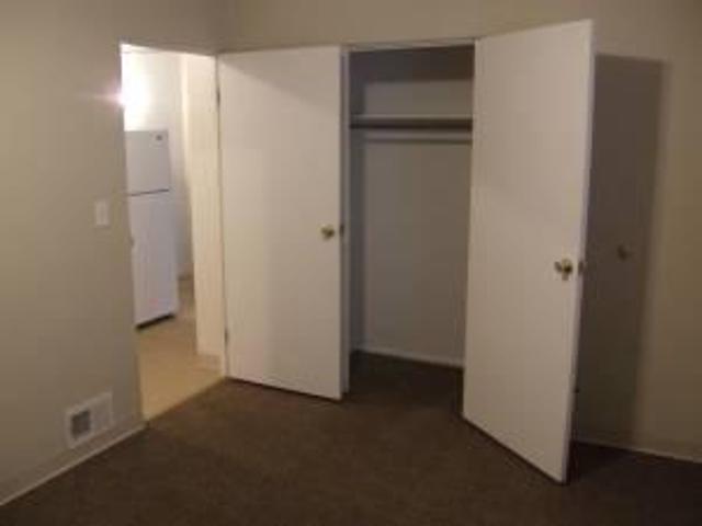 $420 / 1br Nice clean Place 1136 16th Ave map