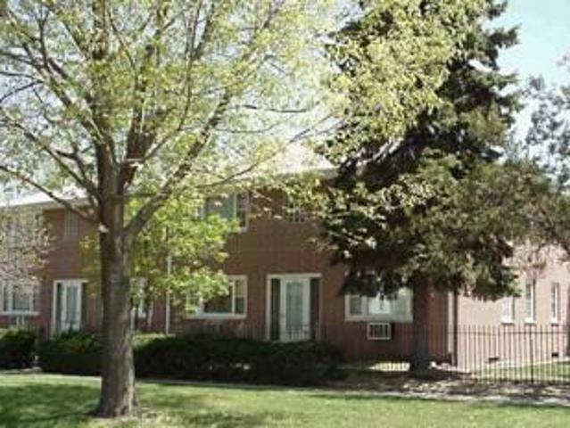 $420 / 1br Heat paid, fresh paint, refinished wood floors, quiet building! 1534 South 11th
