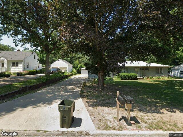 420 422 S Hackett Rd, Waterloo, IA 50701
