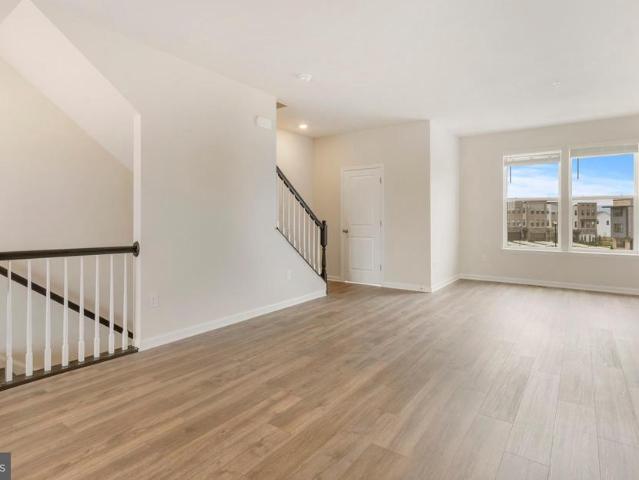 420 Carroll Walk Ave