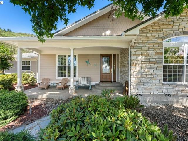 420 Cascara Ln, Roseburg, OR 97471