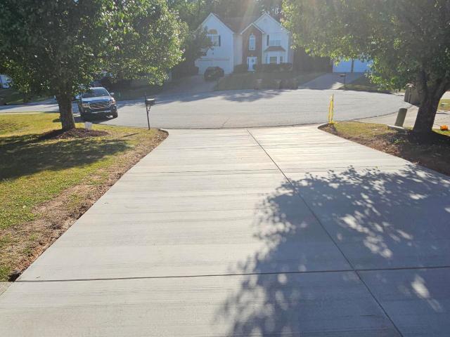 420 Blackwood Ln, Suwanee, GA 30024 | MLS #10736 | Compass