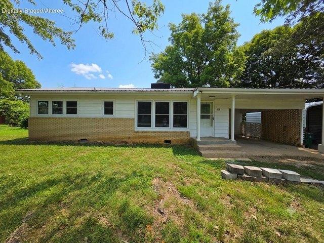 420 Brewer St, Thayer, MO 65791