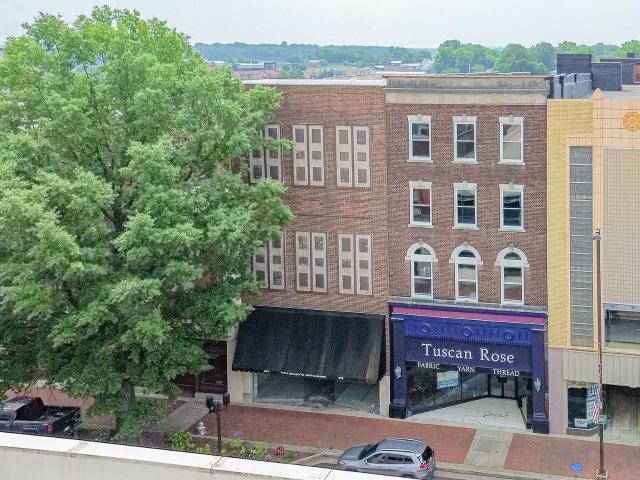 420 Broadway Street