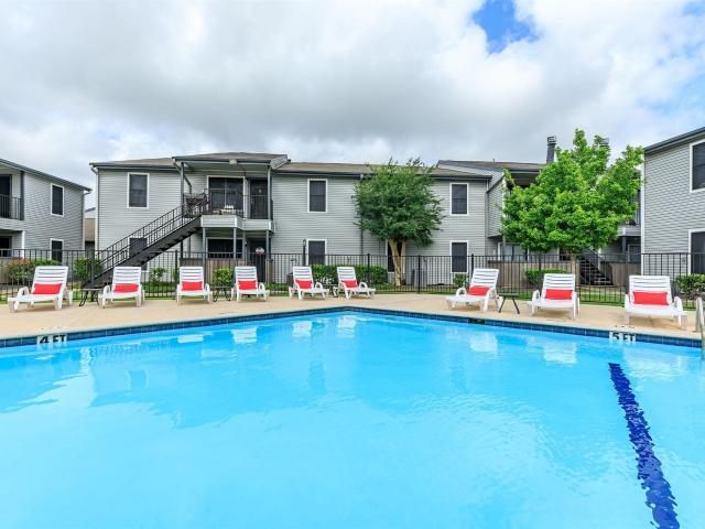 420 Garland Dr, Unit 301, Lake Jackson, TX 77566 | MLS #68446 | Compass