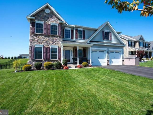 420 Green Meadow Dr Douglassville, PA 19518