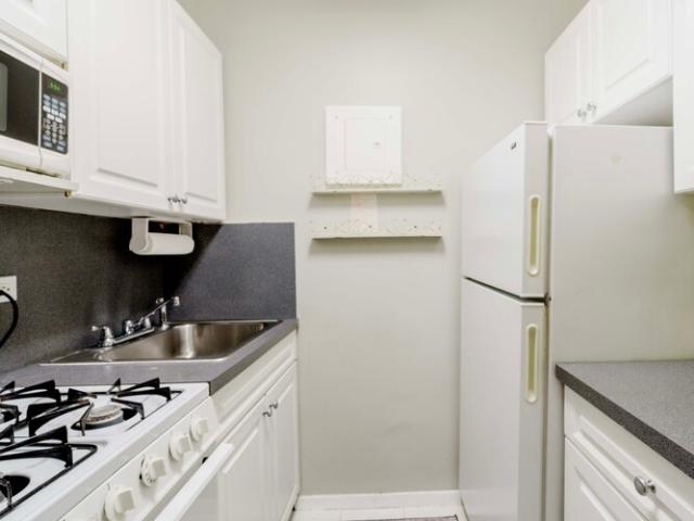 420 E 55TH Street 9L