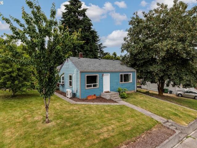 420 E D St, Rainier, OR 97048