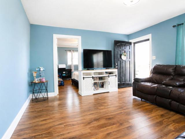 420 E East SE