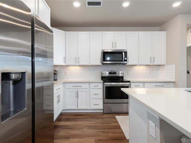 420 E Fremont Place # 309