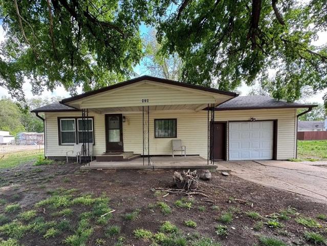420 E Otis Ave, Salina, KS 67401