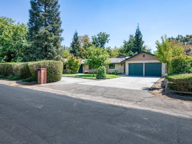 420 E Pontiac Way, Fresno, CA 93704