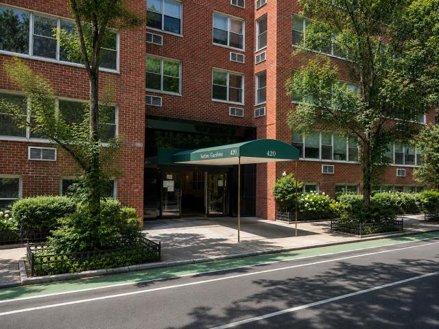 420 East 55th Street, Unit 8U