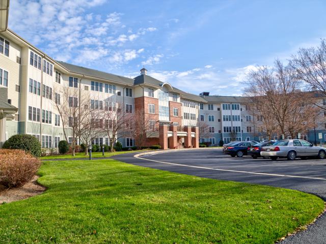 420 East Squantum Street, 2 beds, 1 full bath