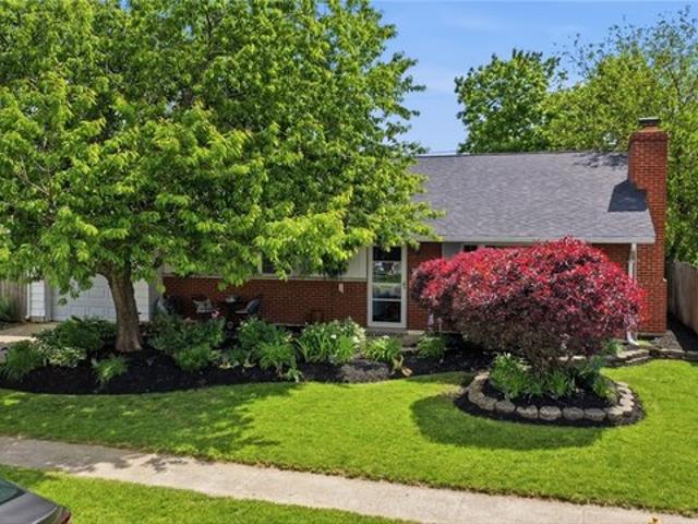 420 Falcon Dr, New Carlisle, OH 45344