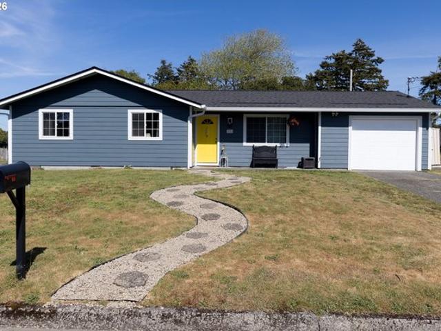 420 Juniper St, Florence, OR 97439