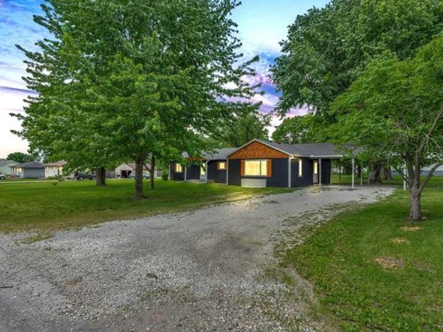 420 Osborn St, Carbondale, KS 66414