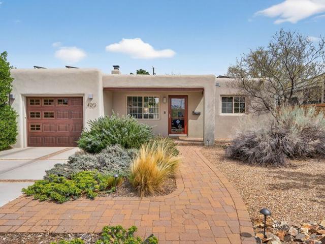 420 Manzano St NE, Albuquerque, NM 87108