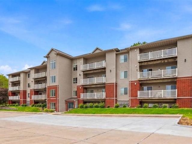 420 N 1st Ave Apt 308, Iowa City, IA 52245