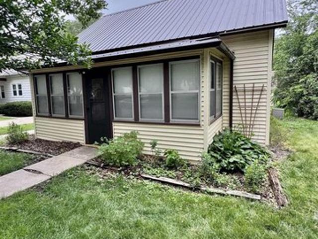 420 N Madison St, Brainard, NE 68626
