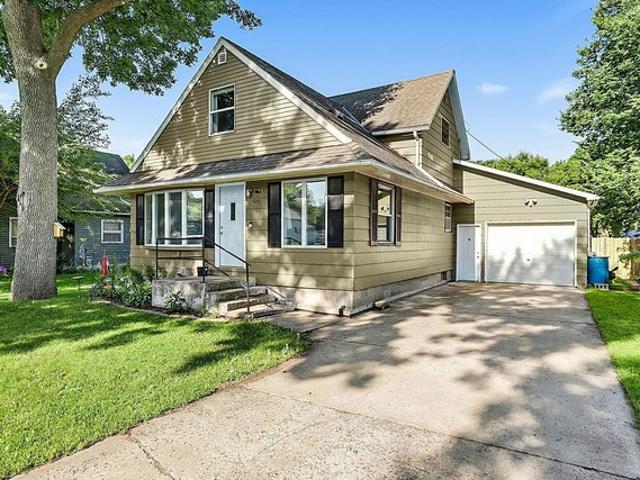 420 S 8th St, Bird Island, MN 55310