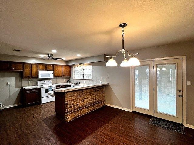 420 S Jackson St, La Grange, TX 78945