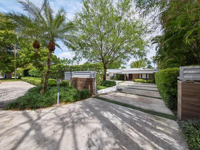 420 SE 17th Ave, Fort Lauderdale, FL 33301 | MLS #B26005 | Compass