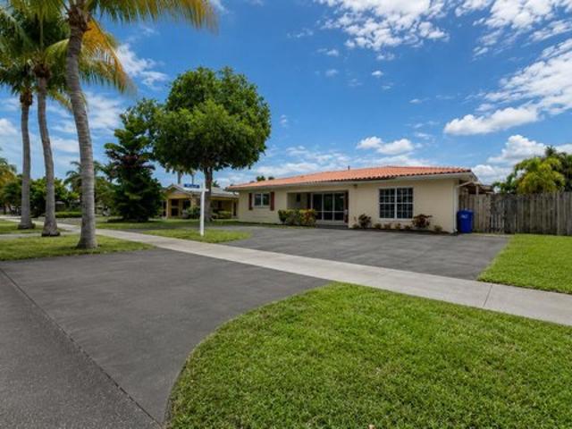 420 SE 4th Ct, Pompano Beach, FL 33060