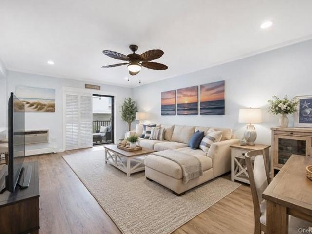 420 Shore Rd Apt 3M, Long Beach, NY 11561